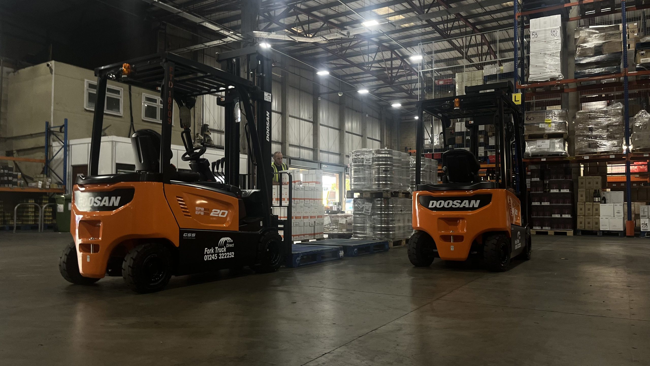 5 NEW DOOSAN Electric Forklifts Delivered to Hills Prospect